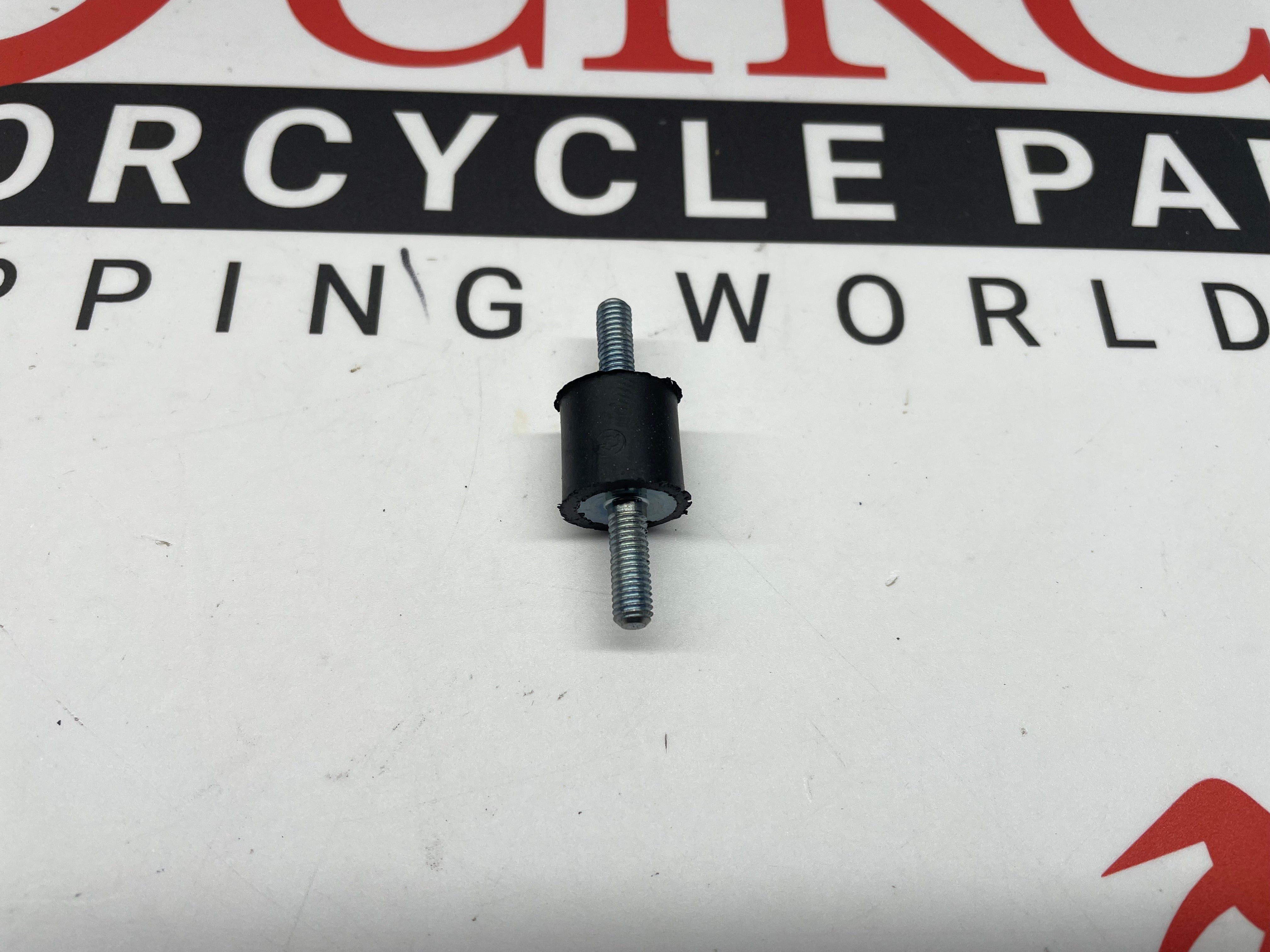 BMW R100 CS, R100 GS, R100 GS Alternator Regulator Rubber Mounting 123 ...